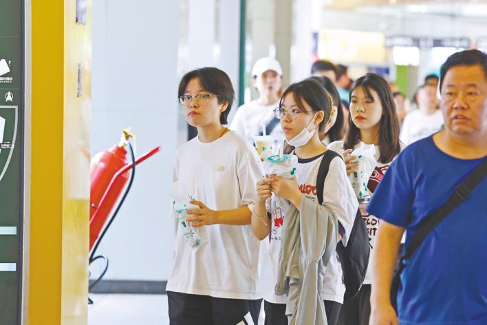 Students returning to universities and colleges inject vitality to ... Students returning to universities and colleges inject vitality to ...