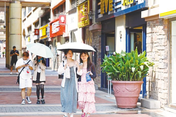 Students returning to universities and colleges inject vitality to ... Students returning to universities and colleges inject vitality to ...