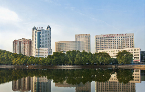 More hospitals in Wuhan provide medical treatment for foreigners