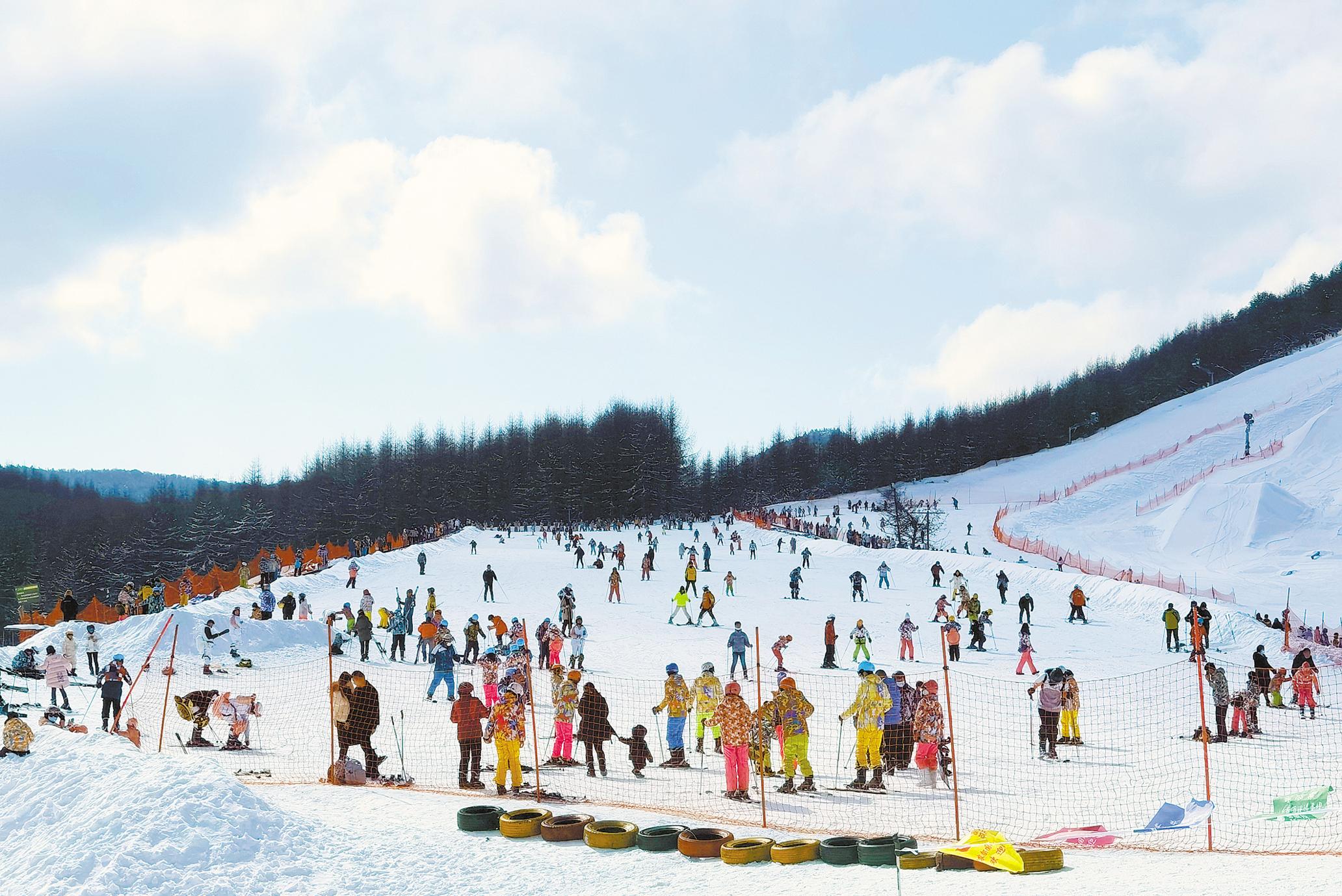 Ice-snow tourism booms in Hubei - The people's government of hubei province