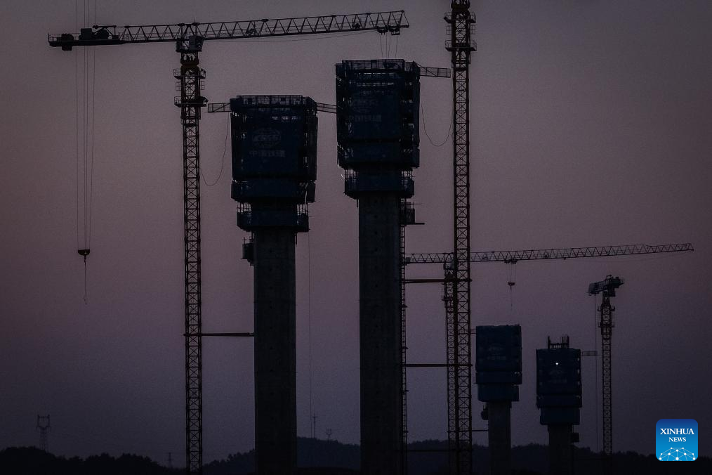 P4 main tower of Hanjiang grand bridge capped in China's Hubei - The ...