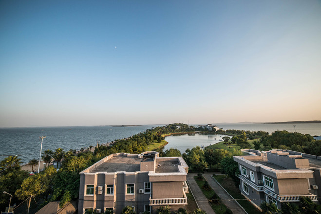 Liangzi Lake